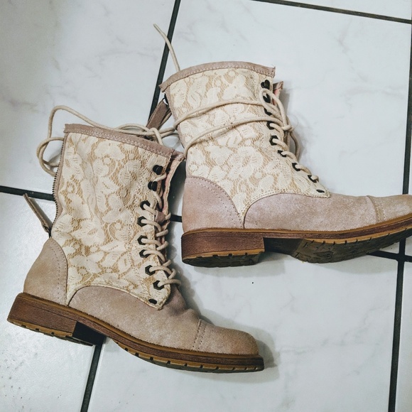 Roxy | Shoes | Roxy Waterproofed Lace Combat Boots 6 | Poshmark